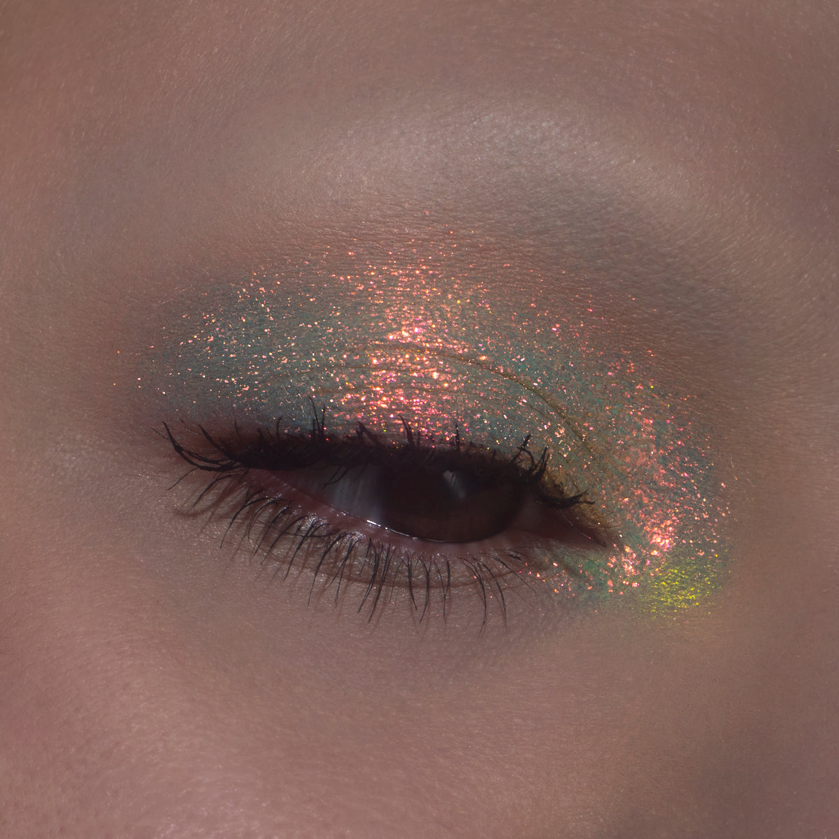 Cat's Eye Multichrome Loose Pigment – Black Moon Cosmetics